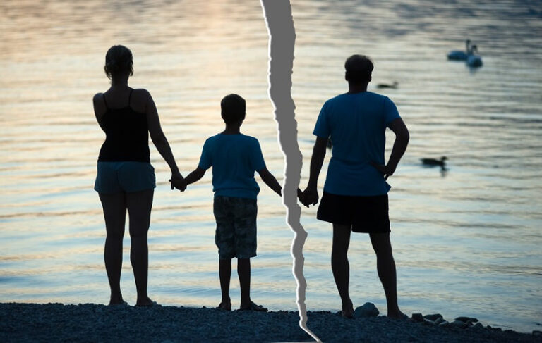 17 Signs of Parental Alienation 2024: All You Should Know ...